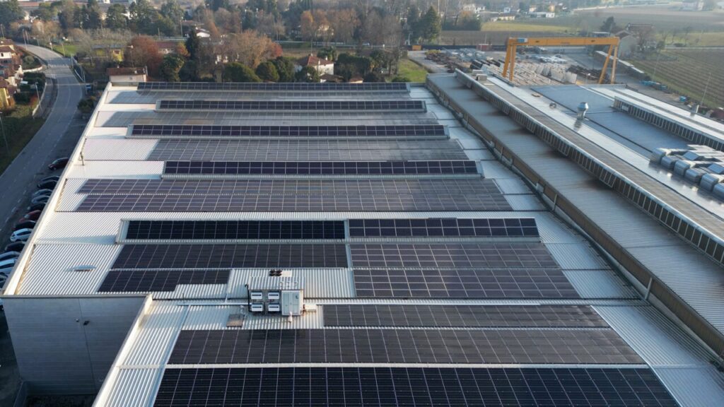 Maeg: il 66% dell'energia è autoprodotta; nel 2024 l'80% - ZeroEmission.eu